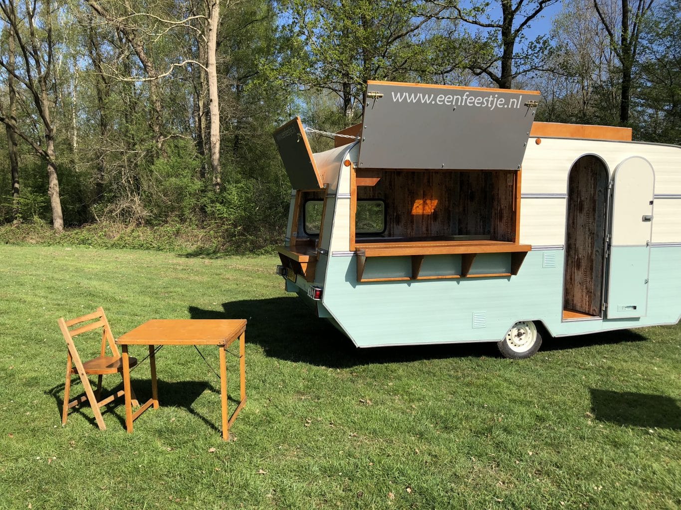 Food caravan starttarief - Emiel's Partyverhuur